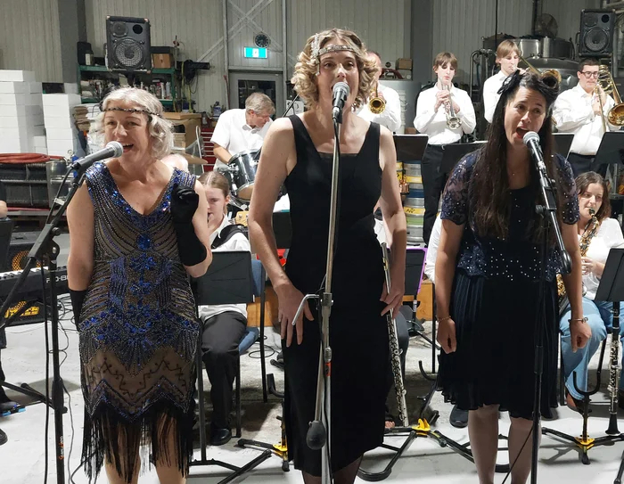 Review: EBOPers impress « Exposures - The Blog